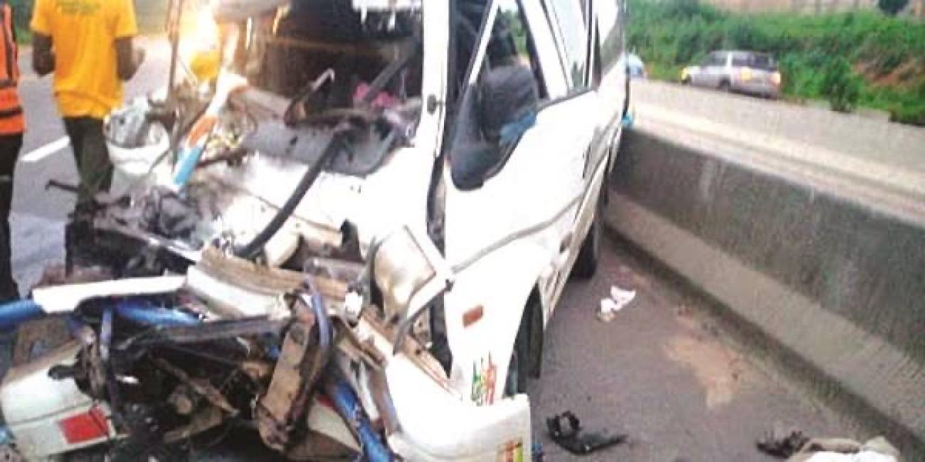 Many Passengers Trapped, Feared Dead In Lagos-Ibadan Expressway Crash ...